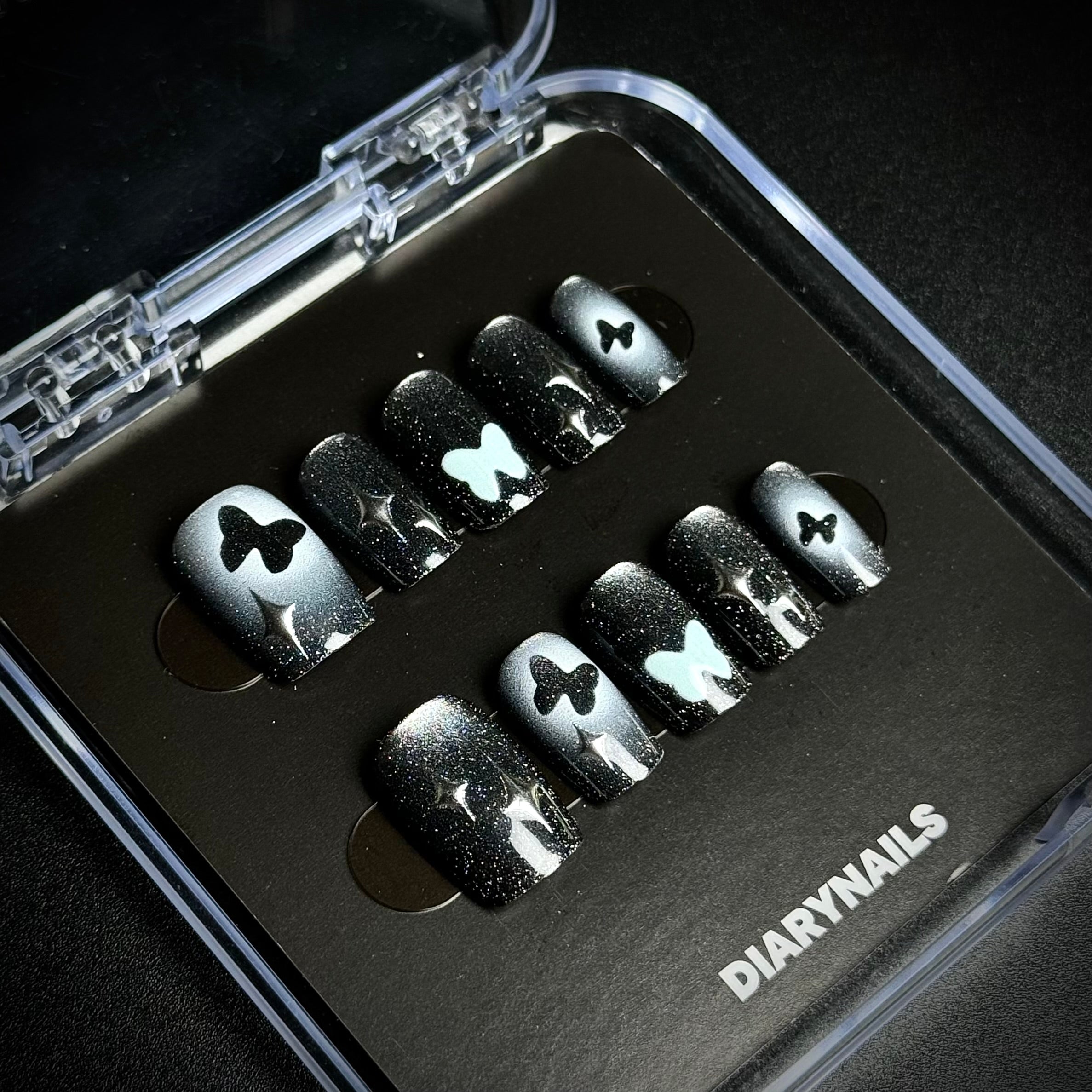 Dark Butterfly – Diary Nails