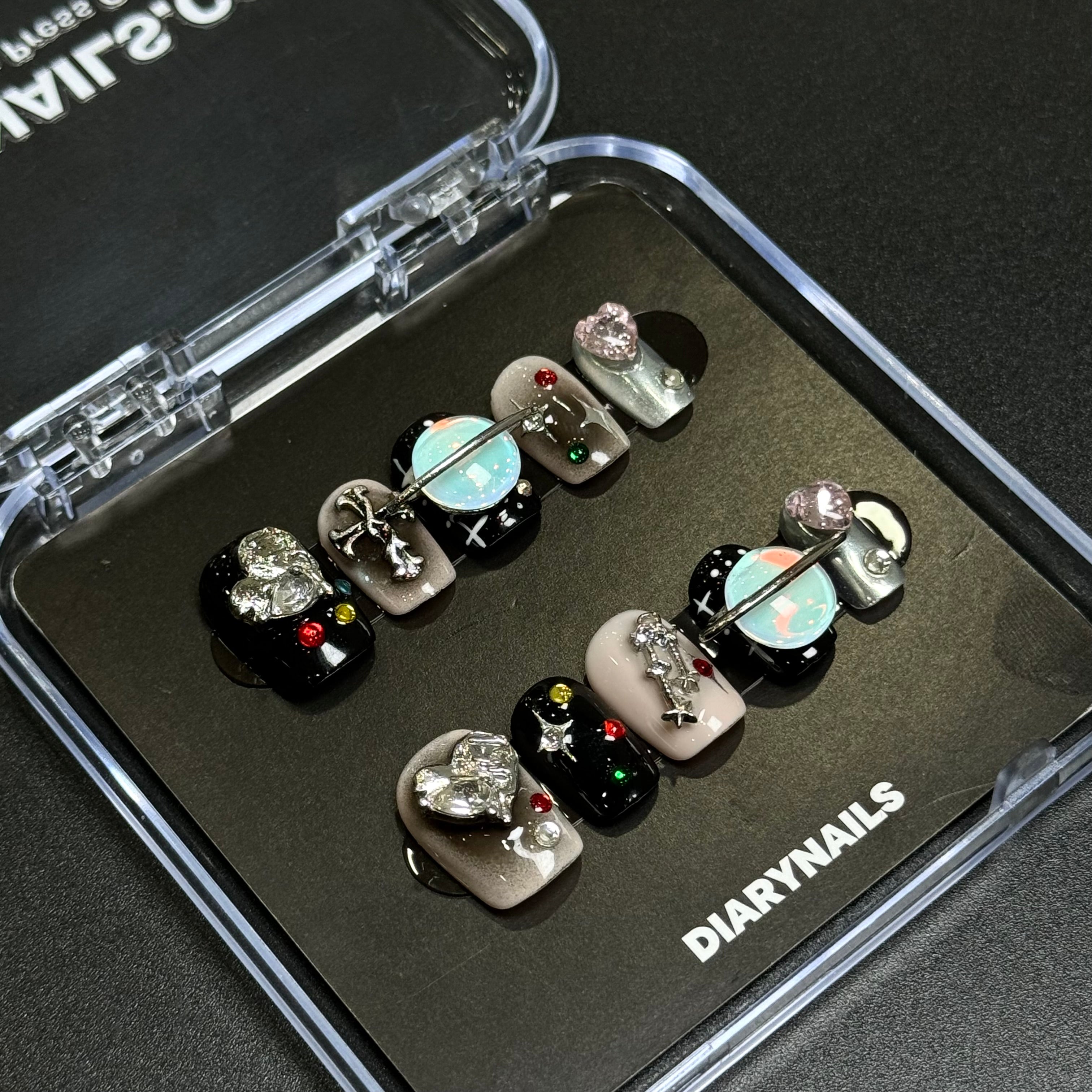 Mars – Diary Nails