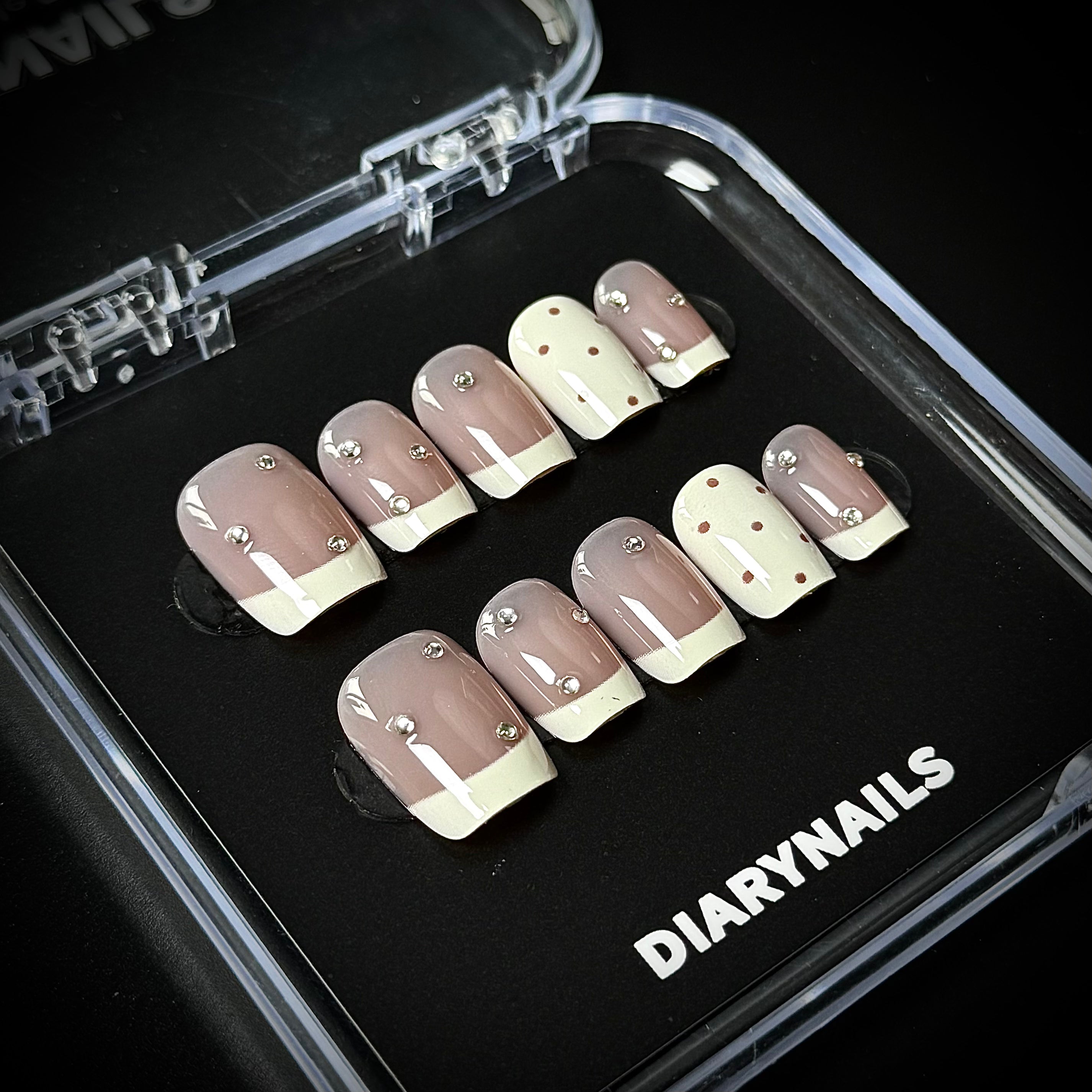 Cream Tips – Diary Nails