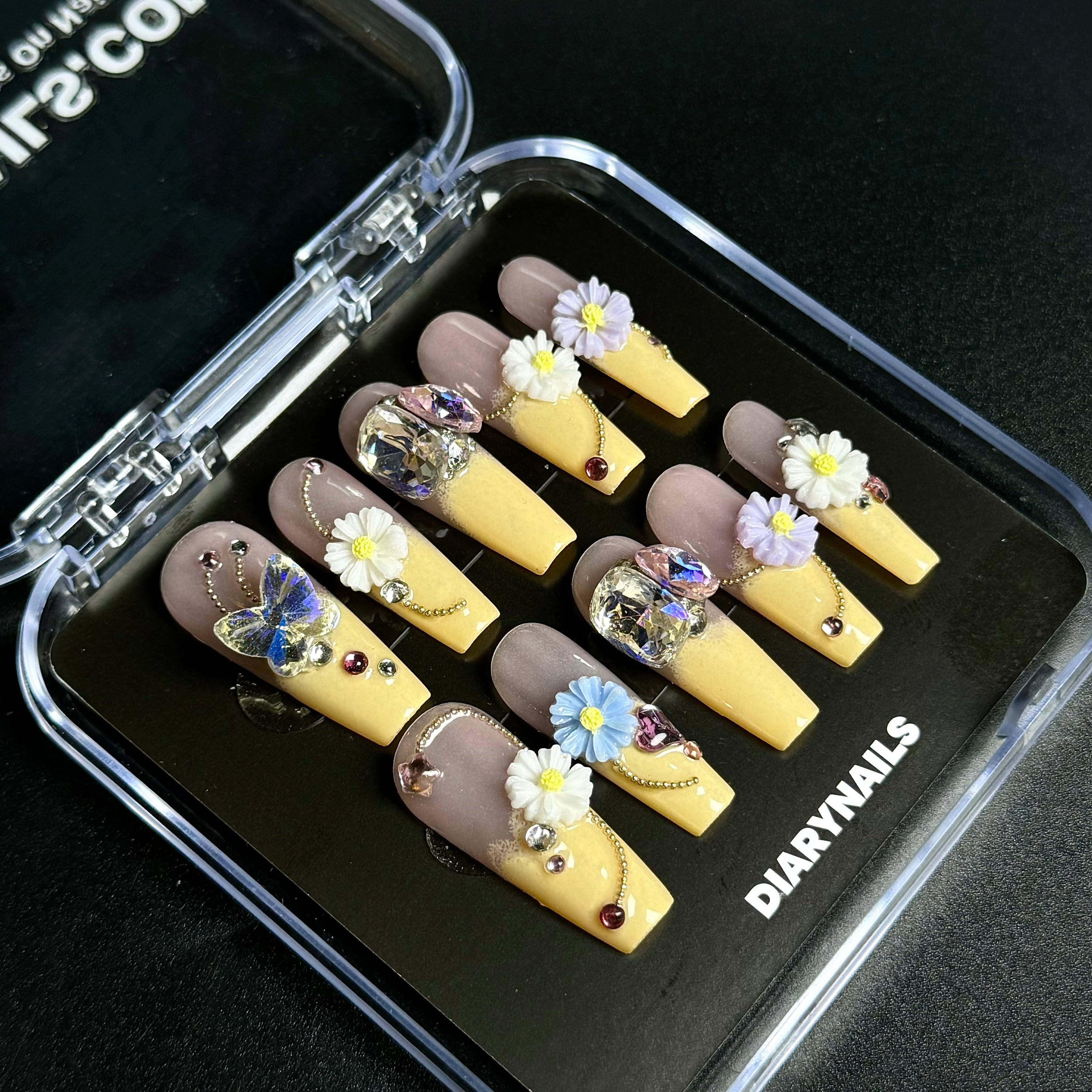 Daisy Chime – Diary Nails