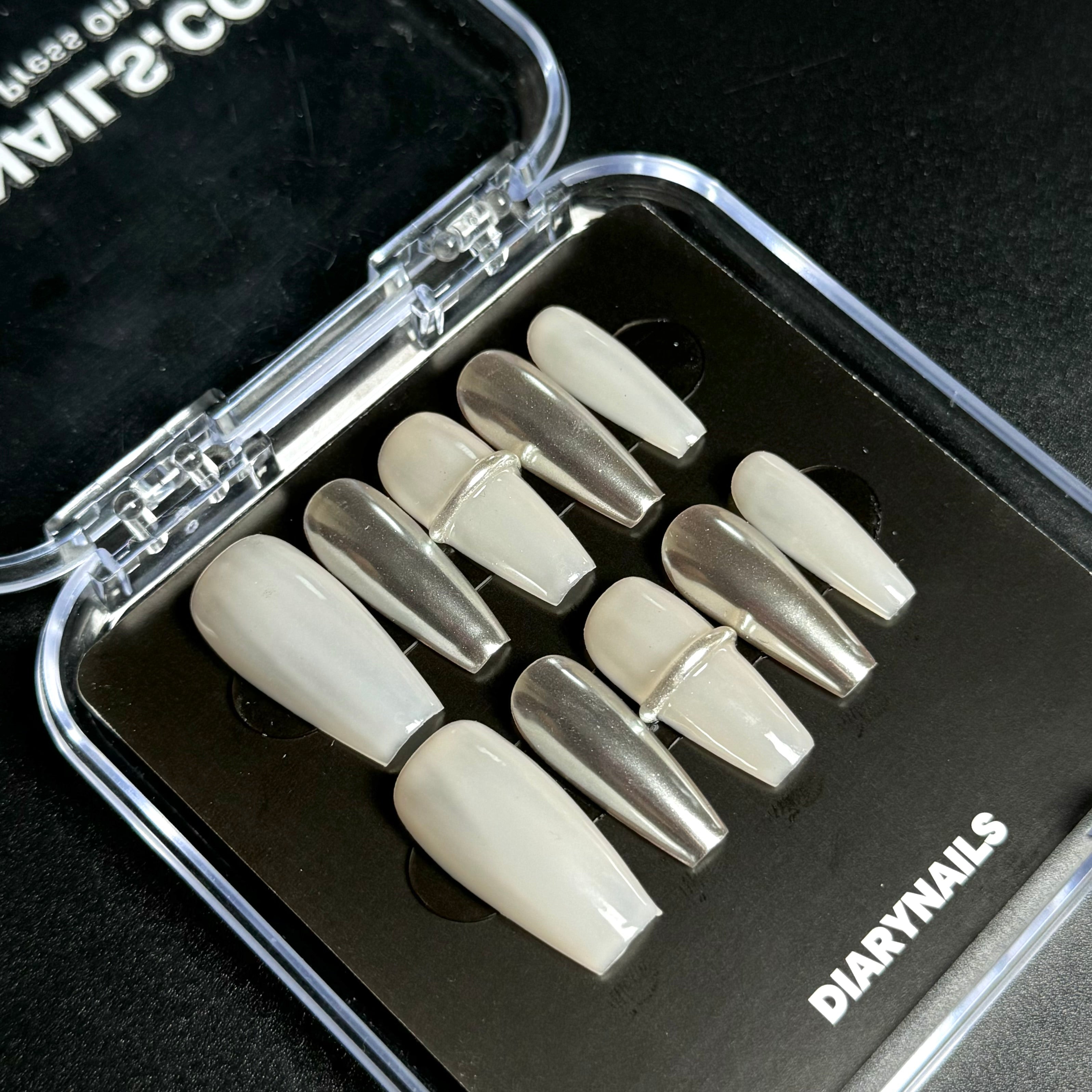 Day to Night – Diary Nails